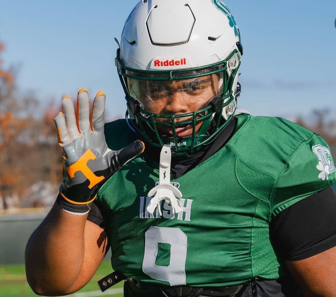 Five Standout Uncommitted Defensive Line Prospects - Prep Redzone